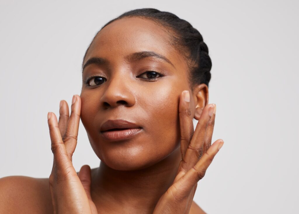 Acide hyaluronique pommettes à Brest | Drs Trimaille et Kerfant