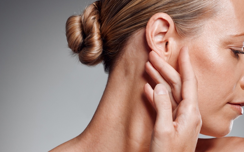 Otoplastie : comment corriger des oreilles décollées en toute ...